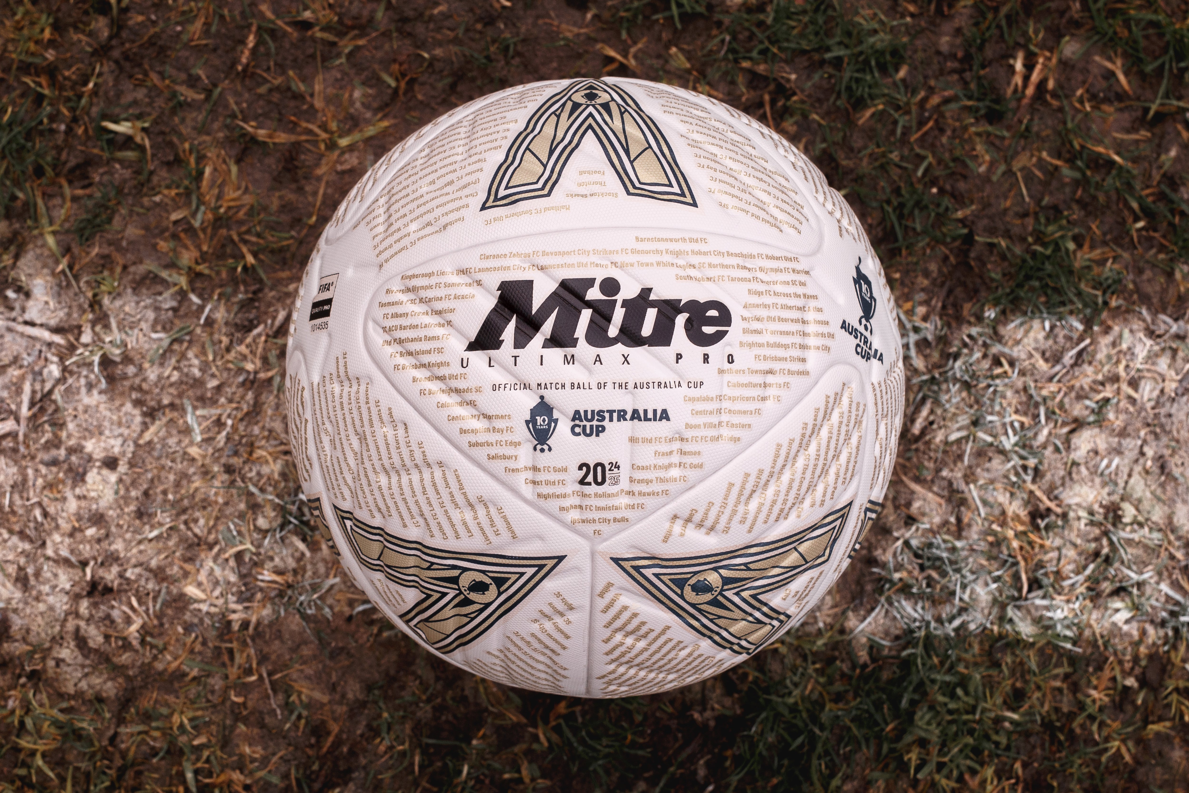 Mitre Ultimax PRO - Official Match Ball for the 10th Anniversary of th ...